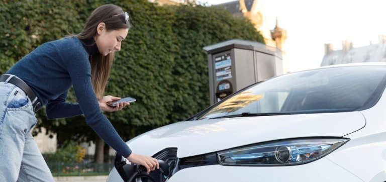 Tipos de vehículos híbridos y eléctricos que debes conocer